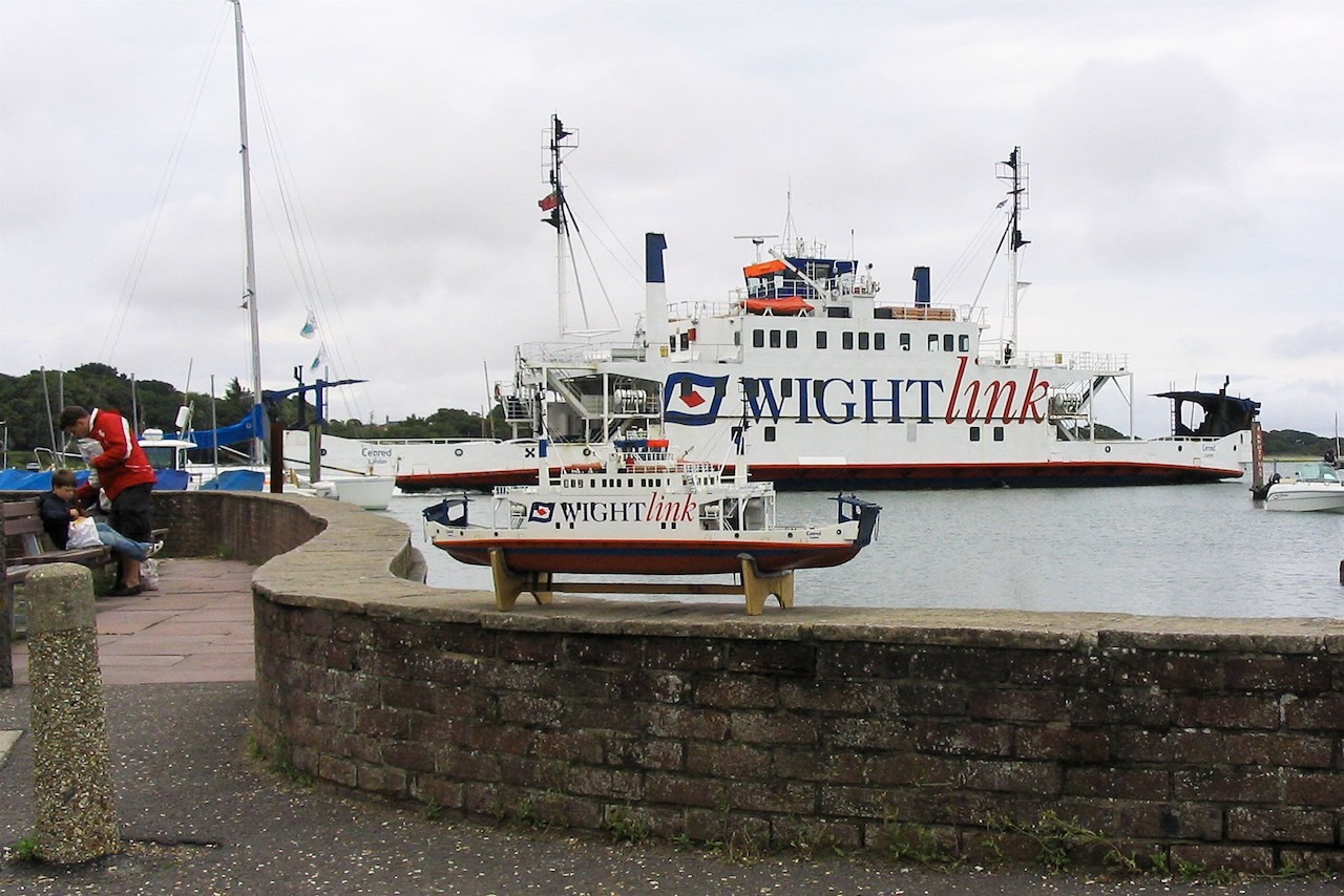 WightLink Cenred – SRCMYC/SRCMBC