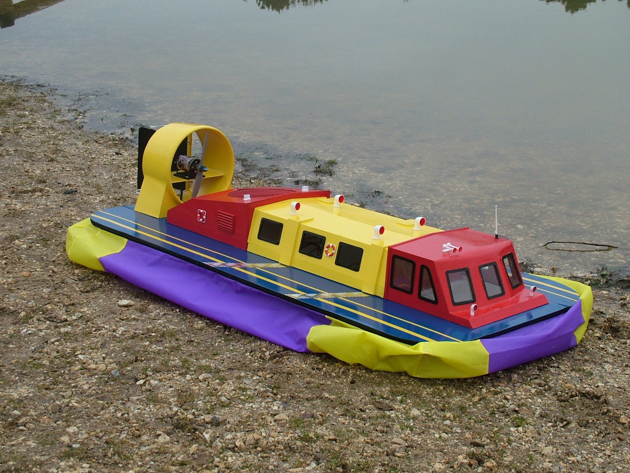 Griffin Hovercraft – SRCMYC/SRCMBC