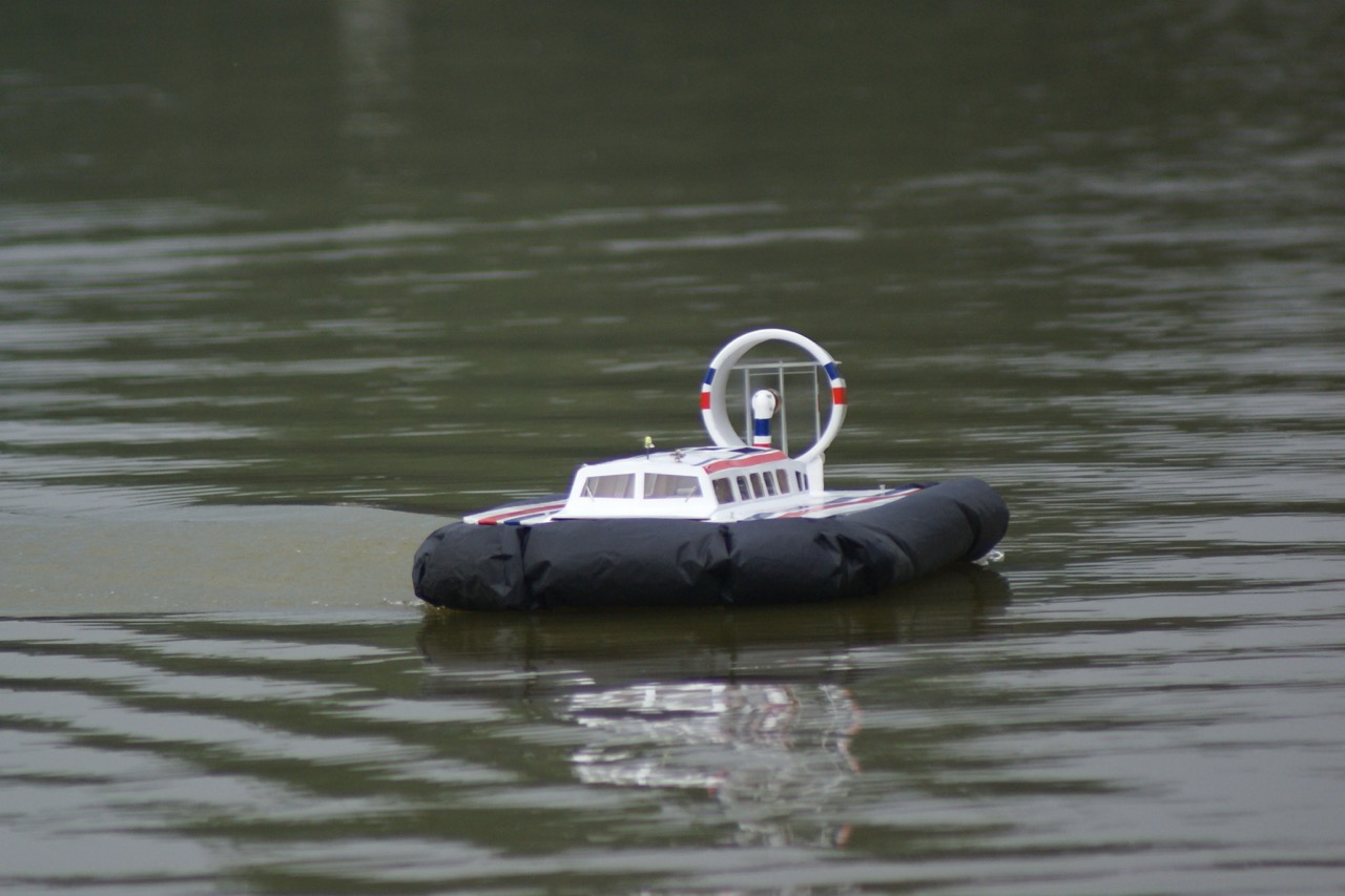 Hovercraft (large) – SRCMYC/SRCMBC